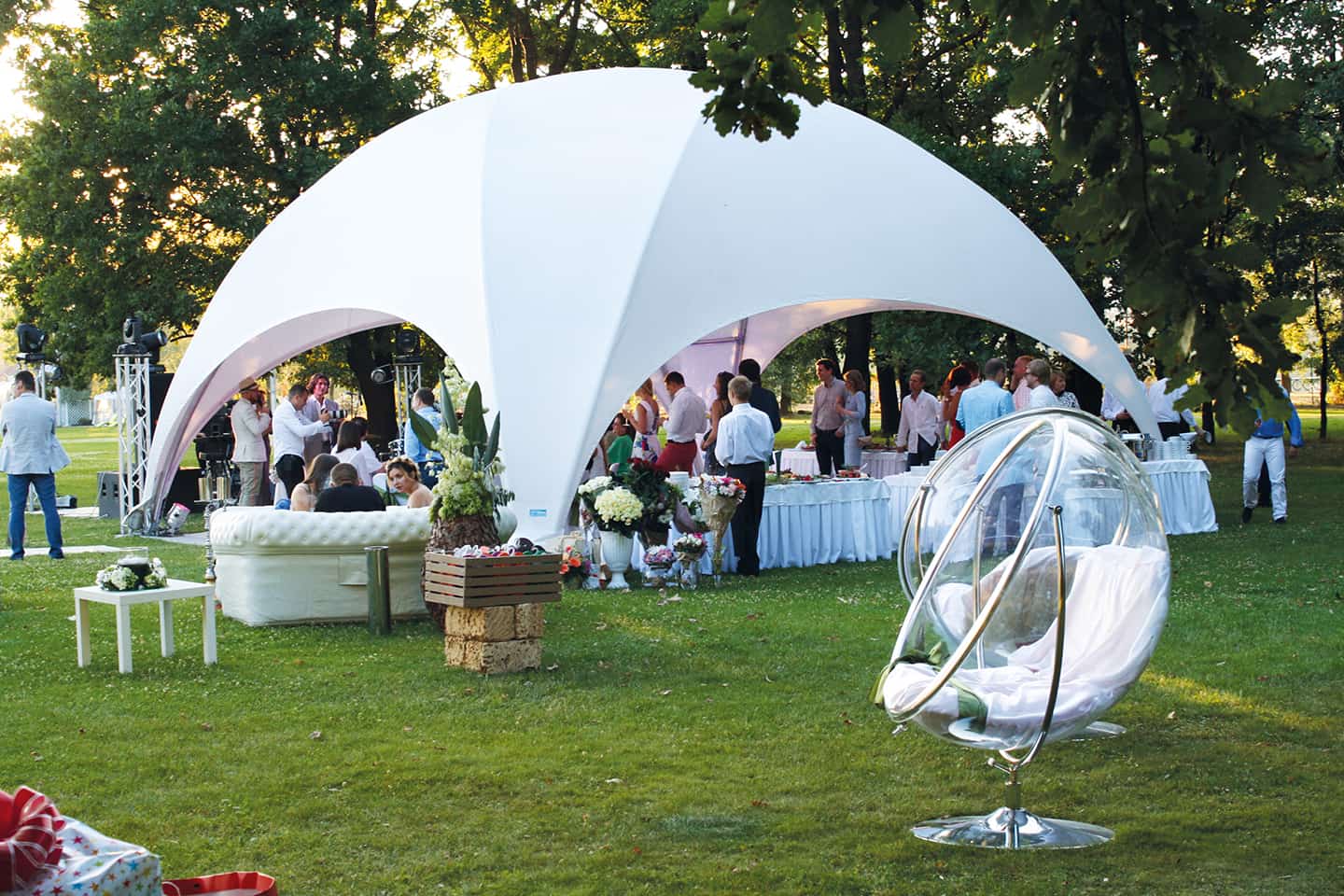 DreamDomes – Unique Structures for Outdoor Events.