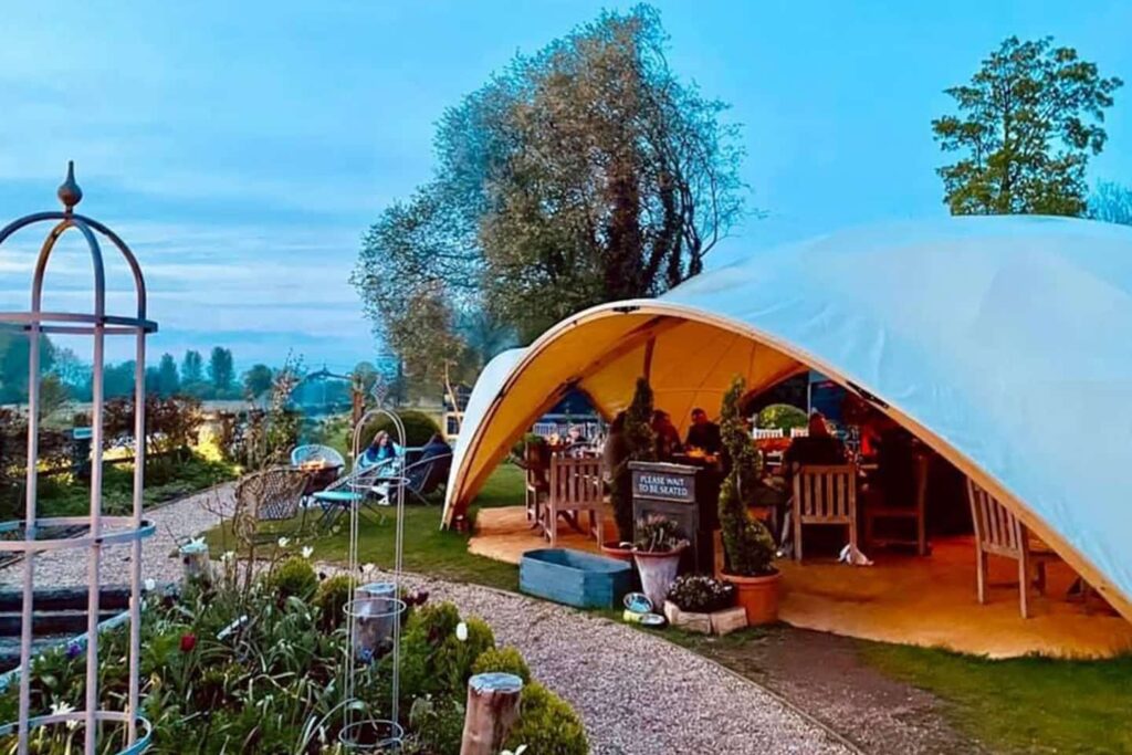 Dining Solutions – DreamDomes